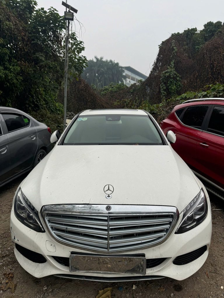 Xe ô tô Merc C250 - Jupiter